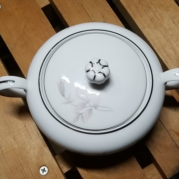 Royal M Saji China | Kitchen | Vtg Royal M Saji China Japan Creamer ...